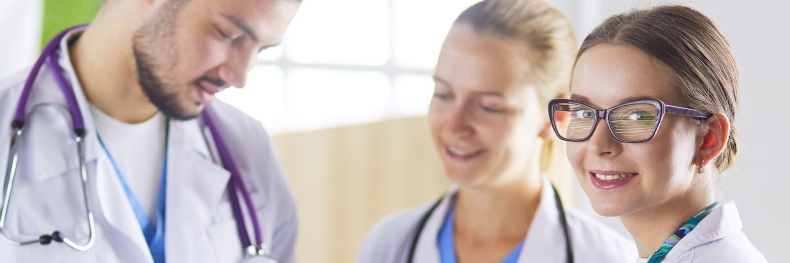 LPN vs RN: Education, Job Responsibilities, Salary, & Training