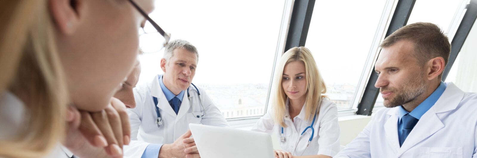 Online Resources & Scholarships for Physician Assistant Students